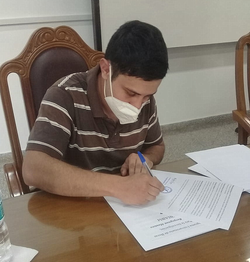 Firma de contrato Emilio Isaac Benitez Chavez – PUBIABM